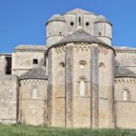 Monasterio de Irache: Joya Arquitectónica en Navarra - ArteViajero