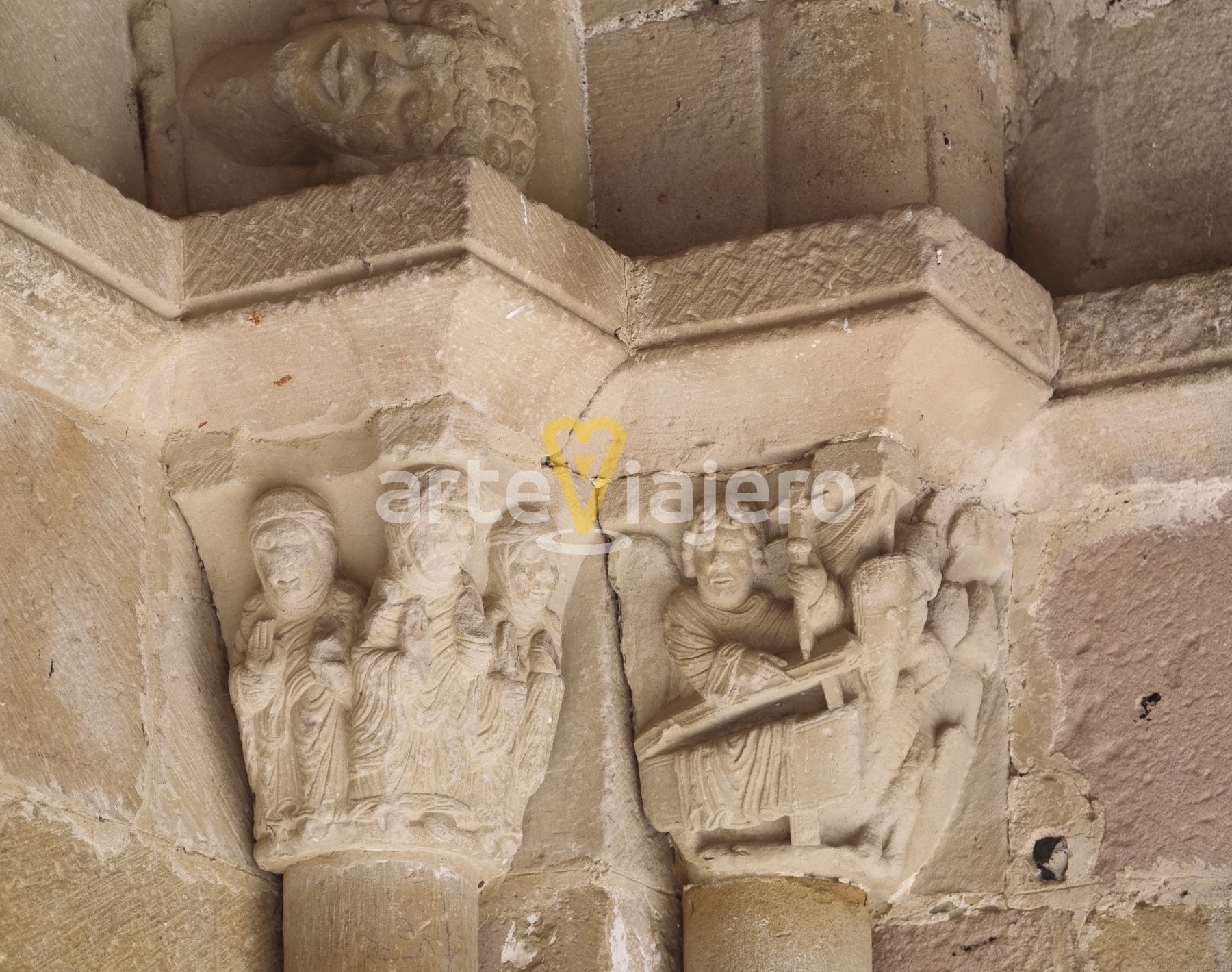 José y la mujer de Putifar: Capitel Románico del S. XII - ArteViajero