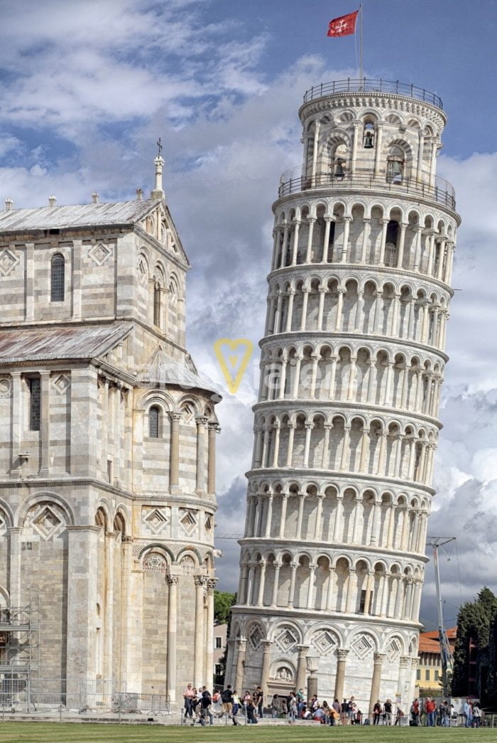 Torres románicas: descubre 10 increíbles campanarios medievales