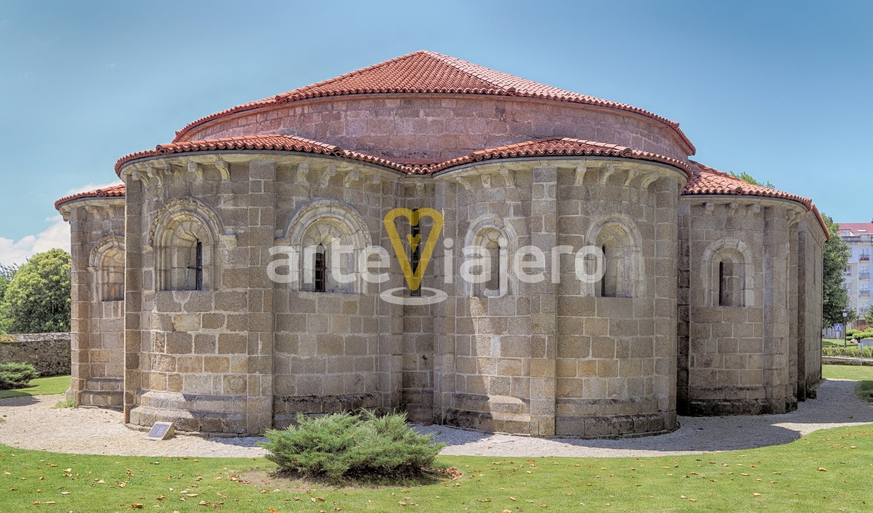 Iglesia de Santa María de Cambre - ArteViajero