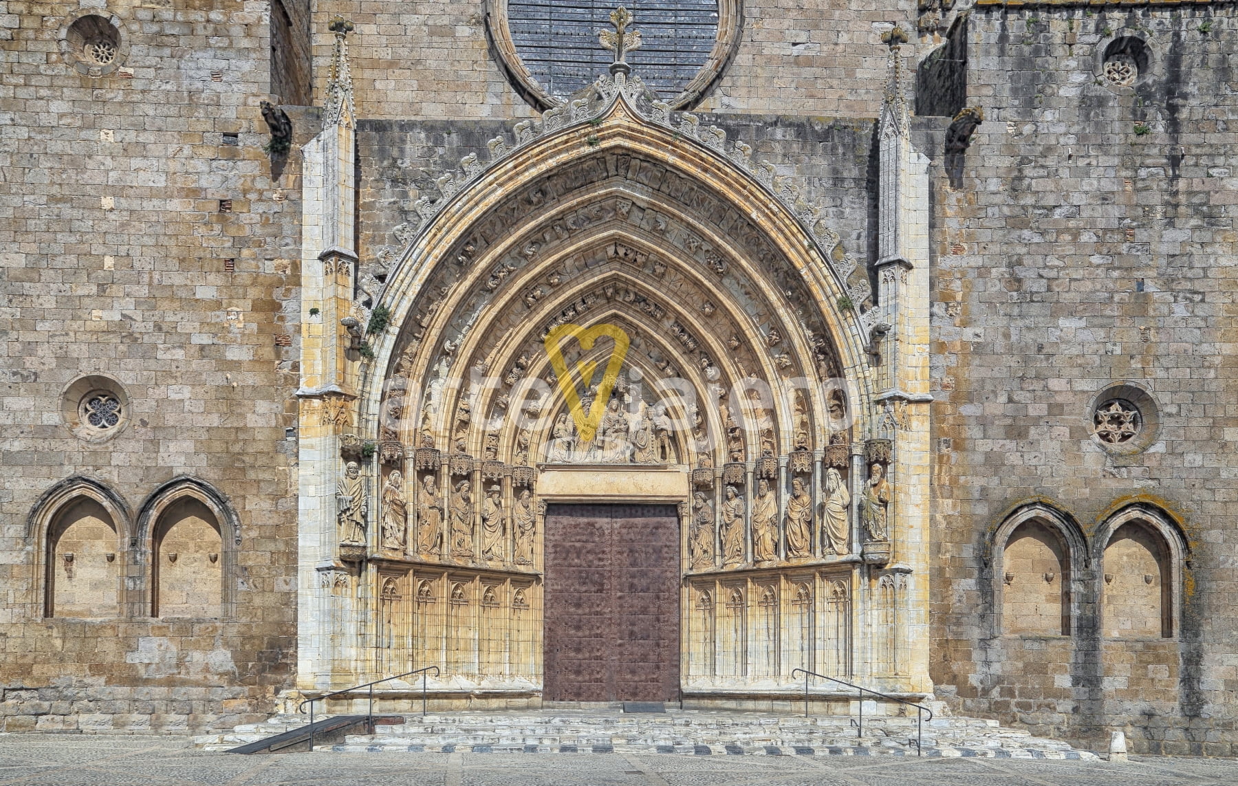 Basílica de Santa María de Castelló d'Empúries - ArteViajero