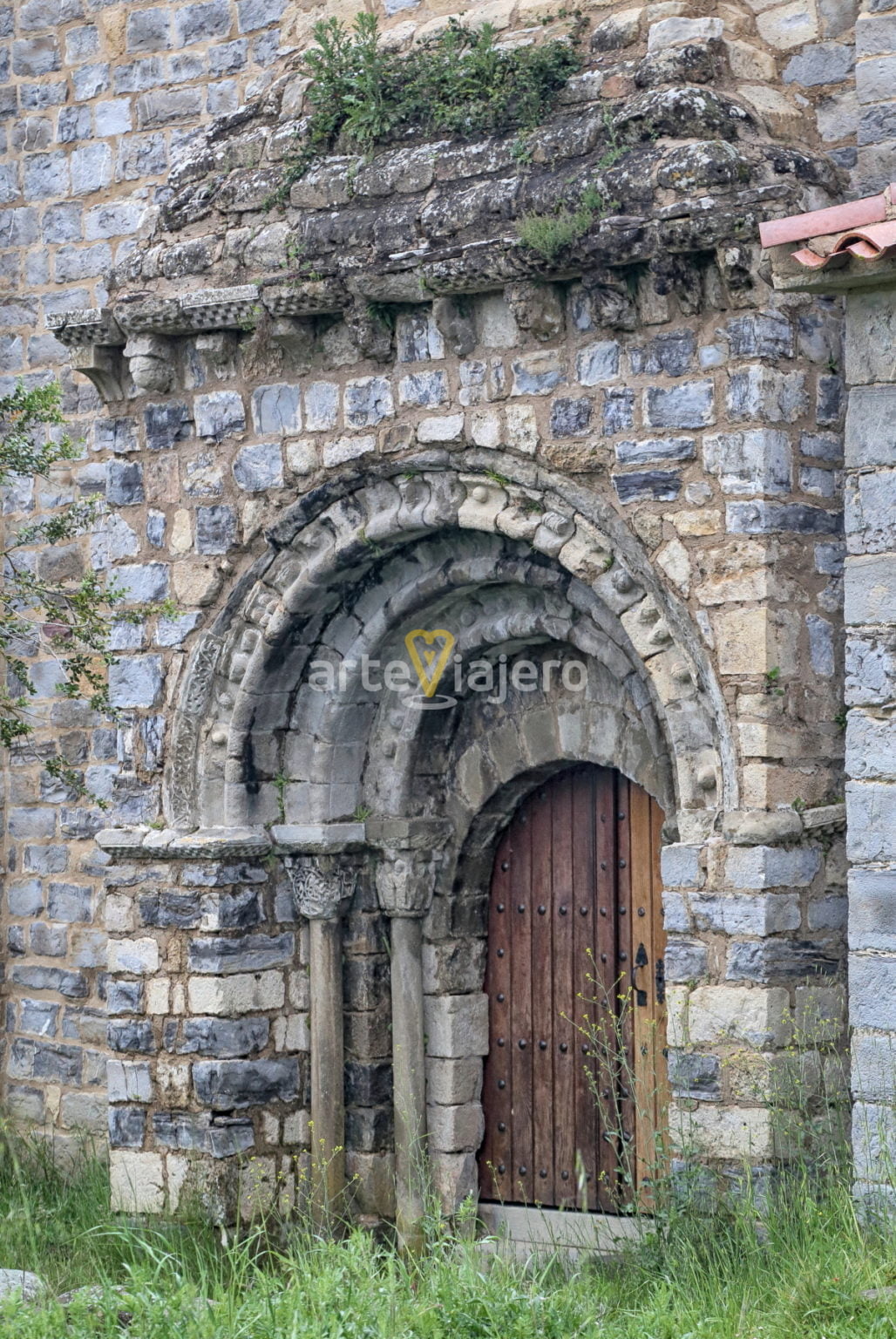 Ermita de Santa María de Arce: Románico Rural en Navarra - ArteViajero
