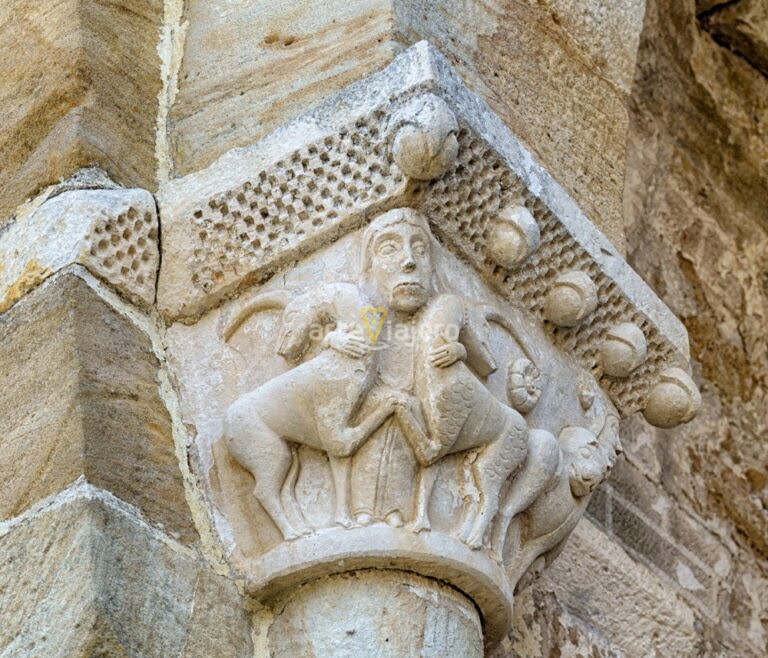 Capitel románico con unicornios - ArteViajero