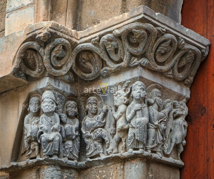 Iglesia de Fraga y su magnífica colección de capiteles románicos ...