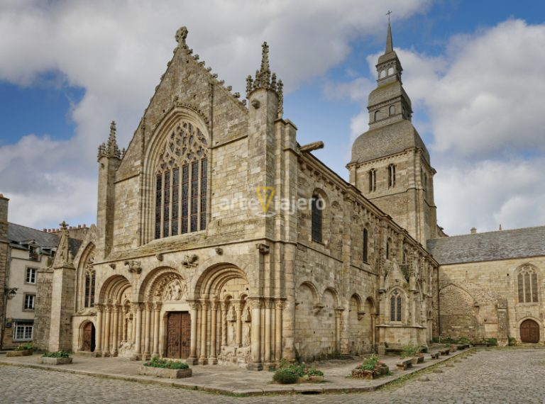 Basílica de Saint-Sauveur de Dinan: joya arquitectónica en Bretaña