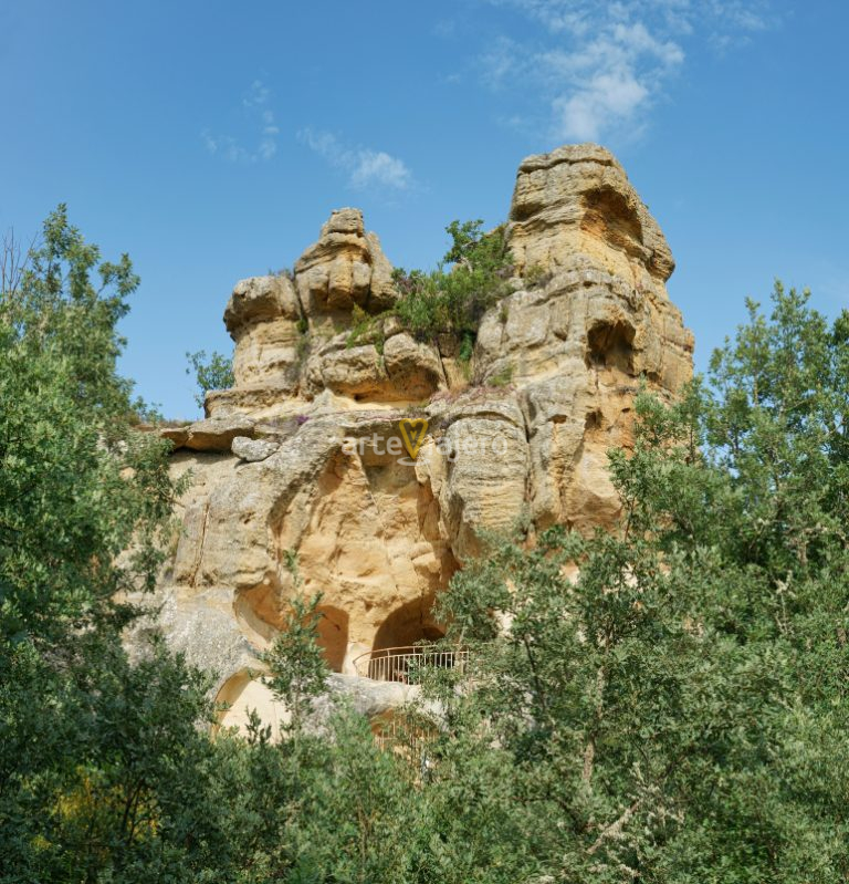 Eremitorio de San Miguel de Presillas de Bricia (Burgos) - ArteViajero