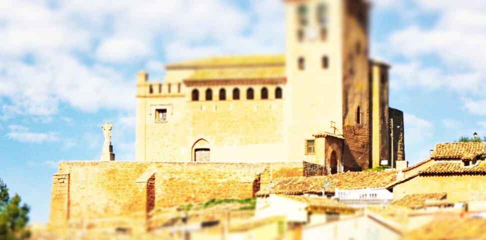 Cervera de la Cañada y su Iglesia Fortificada de Santa Tecla - ArteViajero